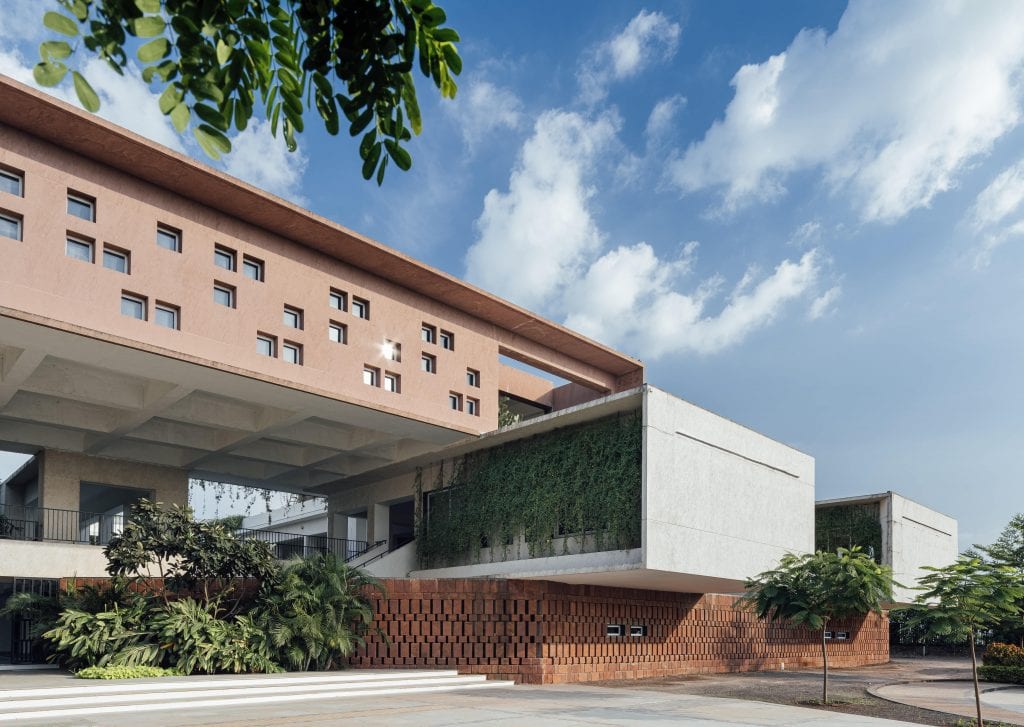 A School Shaped by its Architecture