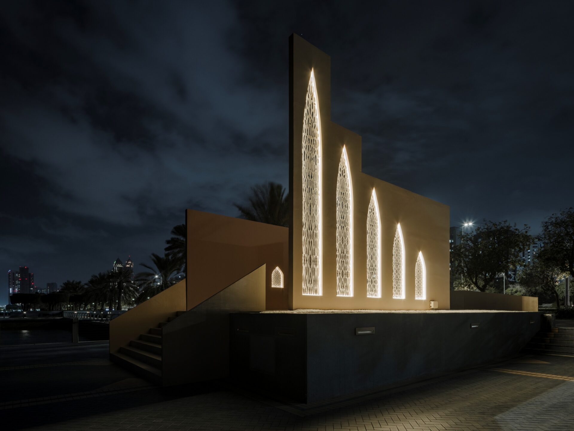 Manar Abu Dhabi: Light Art Showcases Biodiversity of the City